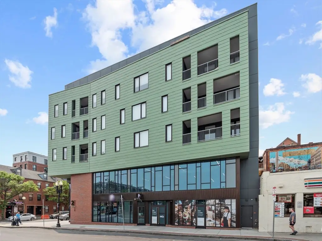 2 Maverick Sq, Boston, MA 02128 - Retail space for lease - Realmo