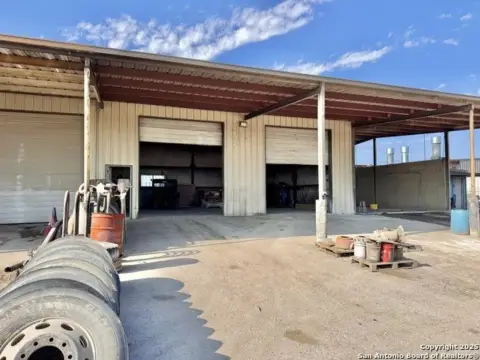 Texas Auto shops for Rent & Lease | Realmo