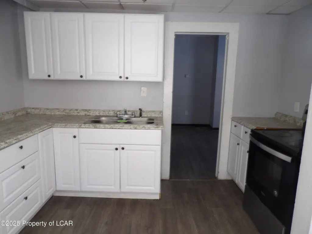 703 Crown Ave, Scranton, PA 18505 - Duplex for sale - Realmo