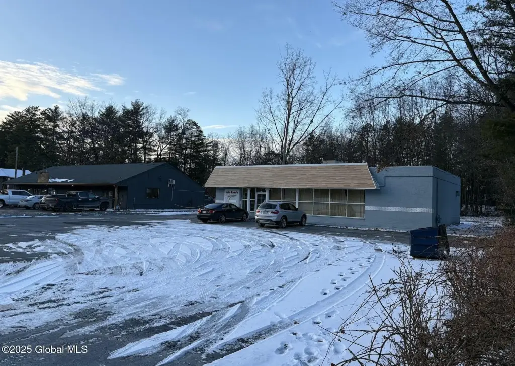 426 Geyser Rd, Ballston Spa, NY 12020 - Storefront property for sale ...